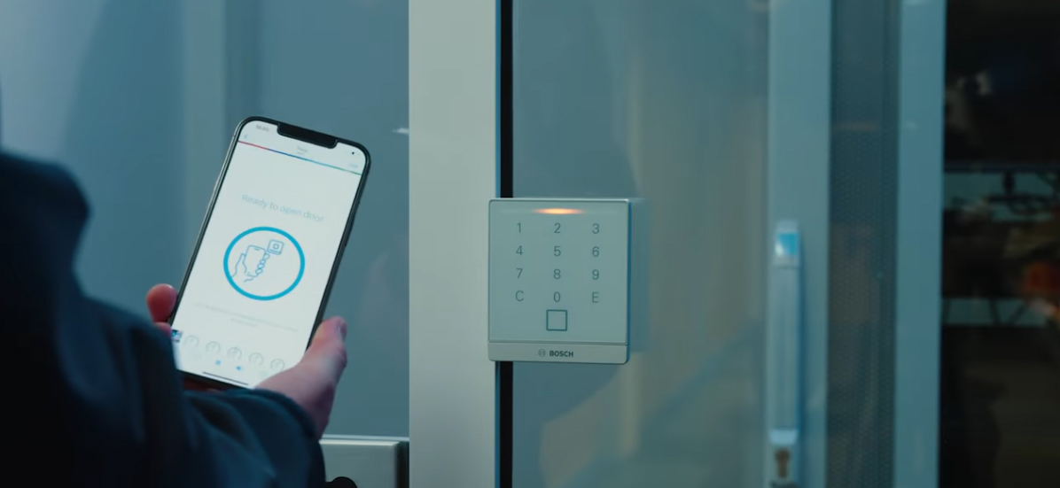 Műanyagkártyák helyett okostelefon – applikációs beléptetési módszer a ...